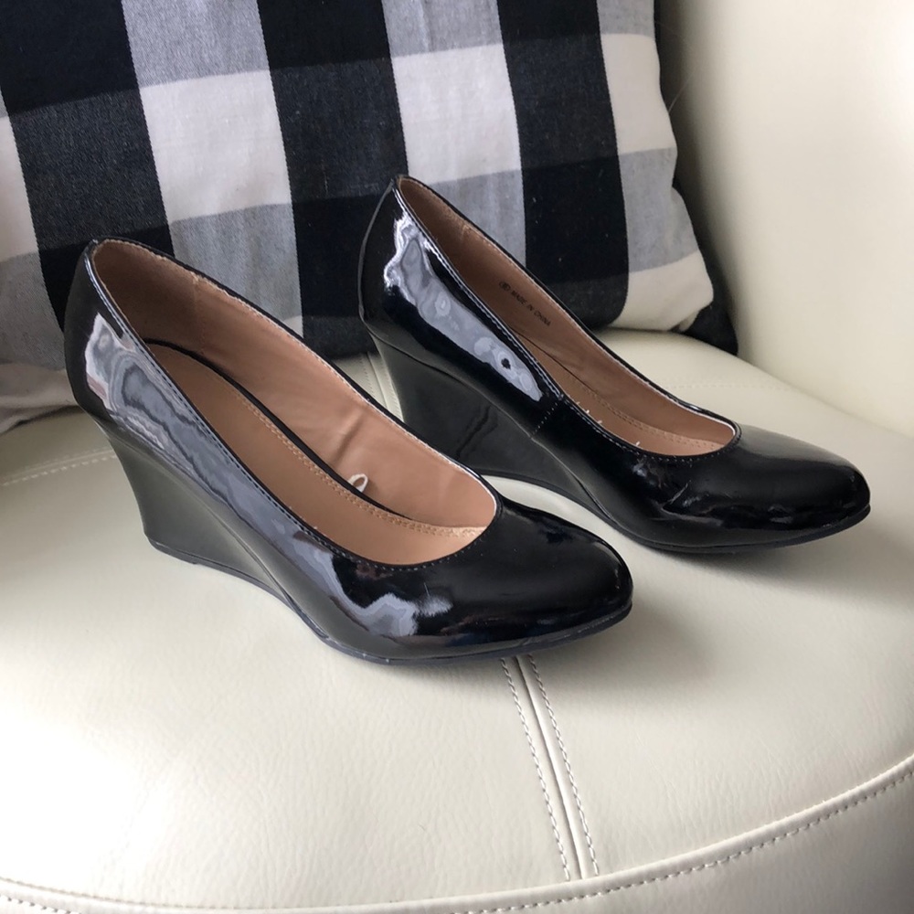 Black Patent Leather Wedge Dress Shoes - Gem
